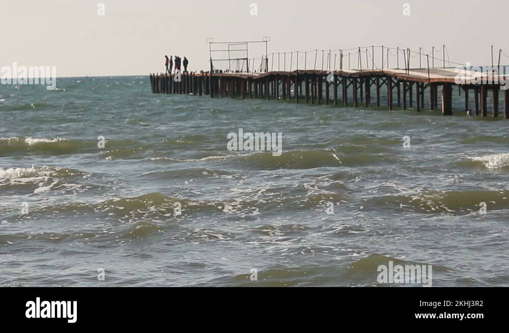 Curved pier Stock Videos & Footage - HD and 4K Video Clips - Alamy