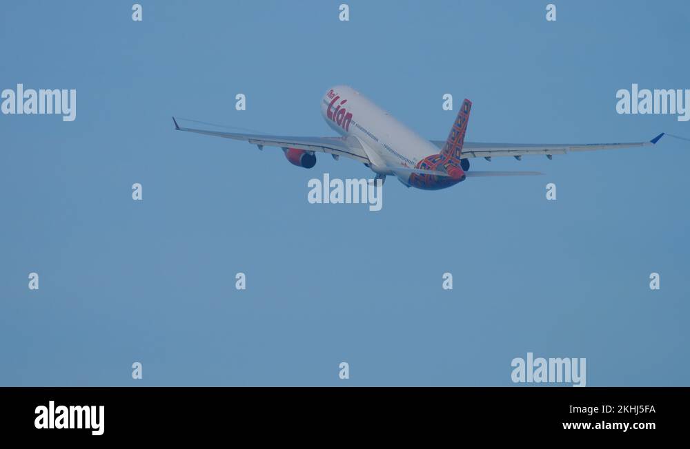 Airplane Airbus 330 departure Stock Video Footage - Alamy