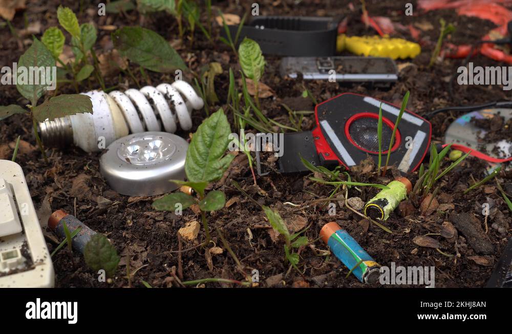 Environmental pollution, soil pollution of electronic waste recycling ...