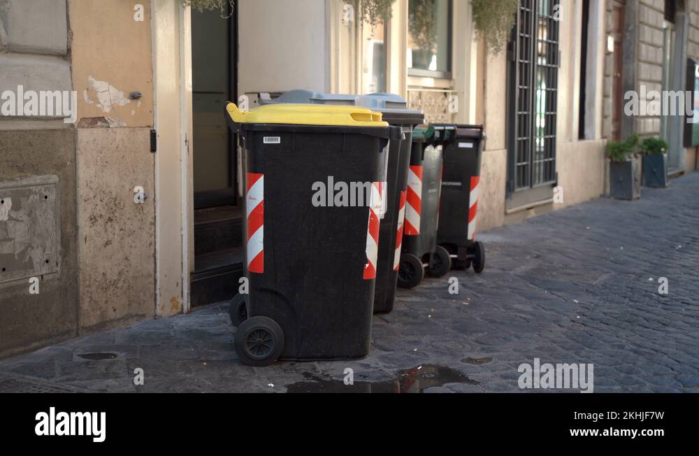 Rome and garbage Stock Videos & Footage - HD and 4K Video Clips - Alamy