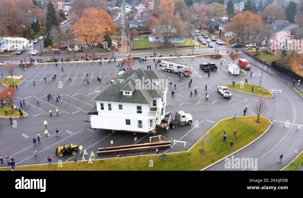 Semi truck house Stock Videos & Footage - HD and 4K Video Clips - Alamy