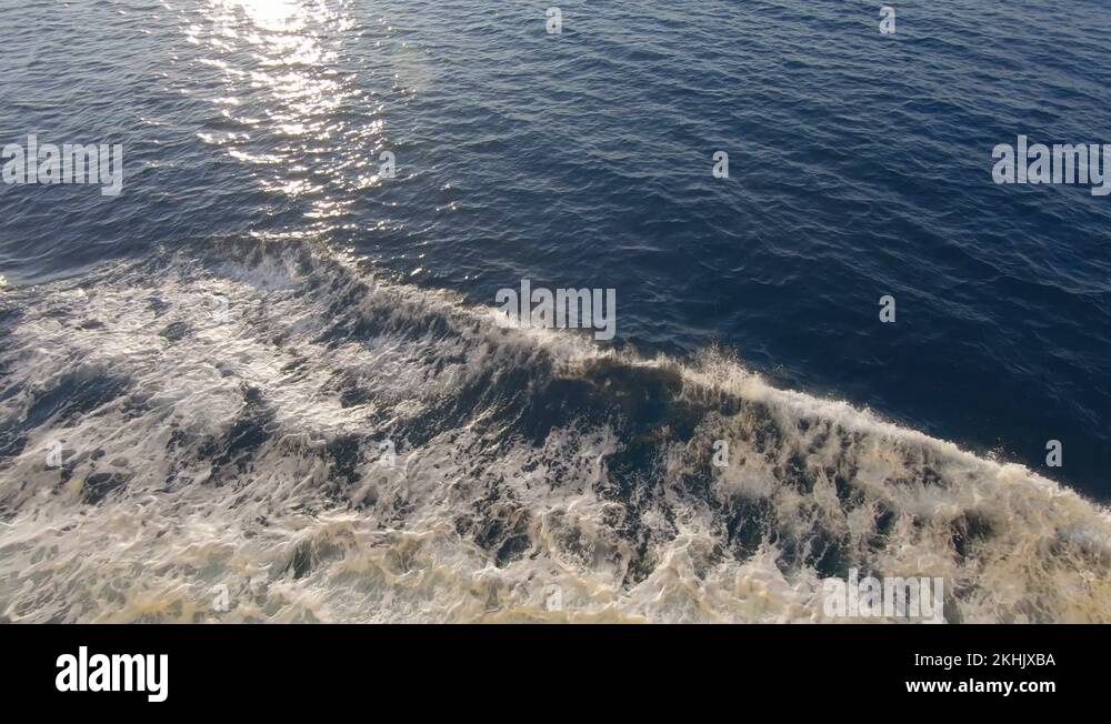 Sound waves cut Stock Videos & Footage - HD and 4K Video Clips - Alamy