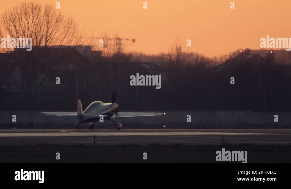 Single engine training aircraft Stock Videos & Footage - HD and 4K ...