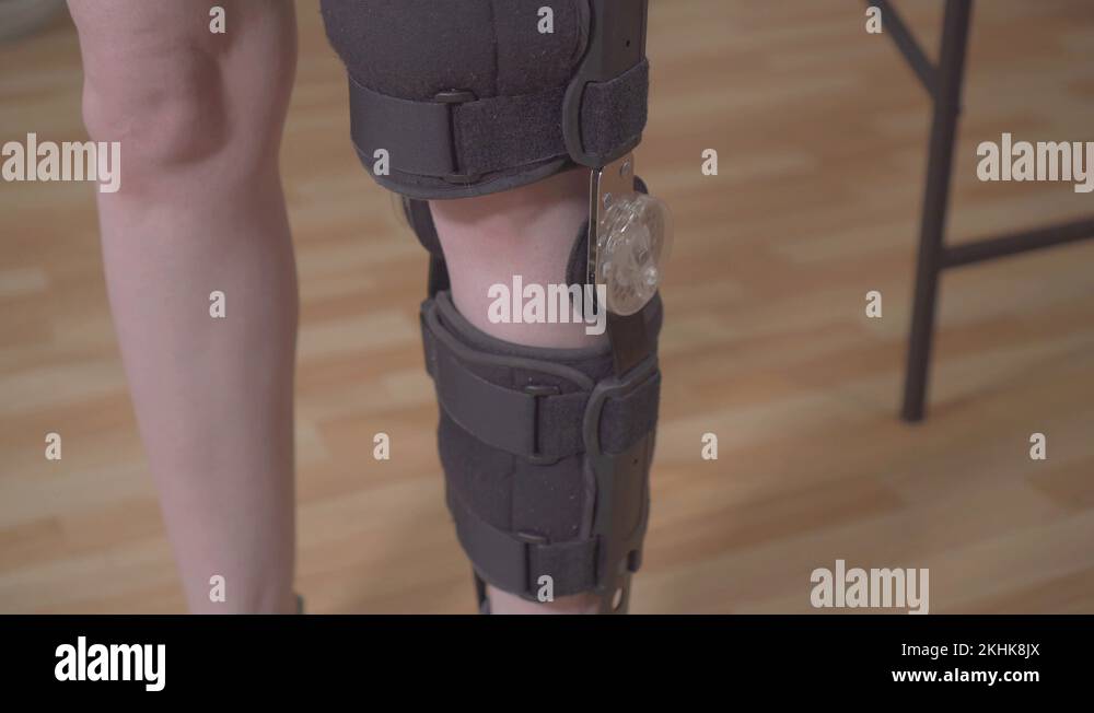Knee splint Stock Videos & Footage - HD and 4K Video Clips - Alamy