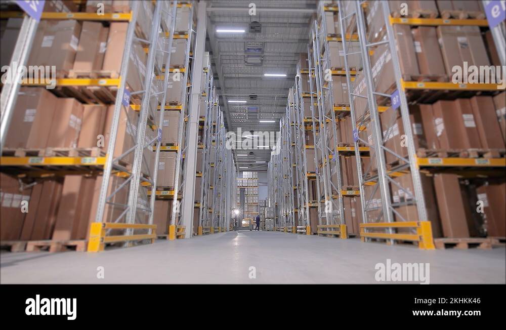 Workflow timelapse in warehouse, large machine in warehouse, modern ...