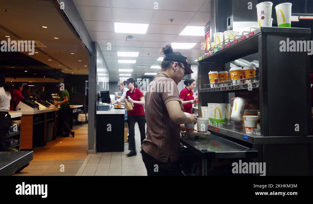 Mcdonalds employees Stock Videos & Footage - HD and 4K Video Clips - Alamy
