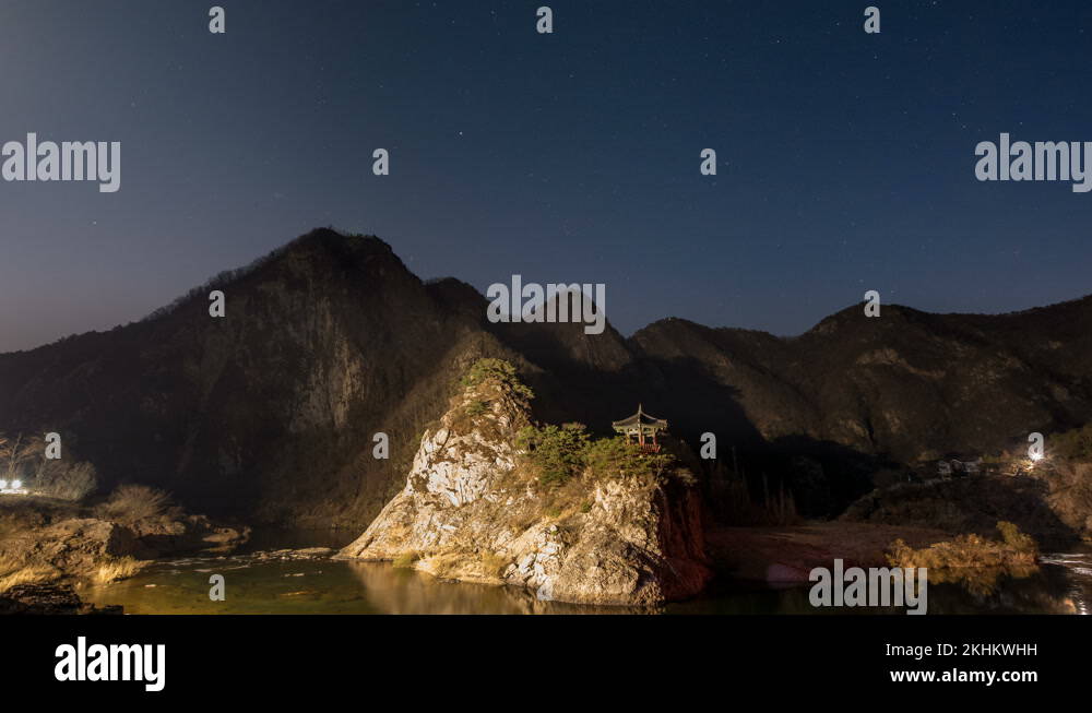 Moon trail Stock Videos & Footage - HD and 4K Video Clips - Alamy