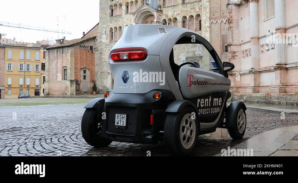 Twizy renault Stock Videos & Footage - HD and 4K Video Clips - Alamy
