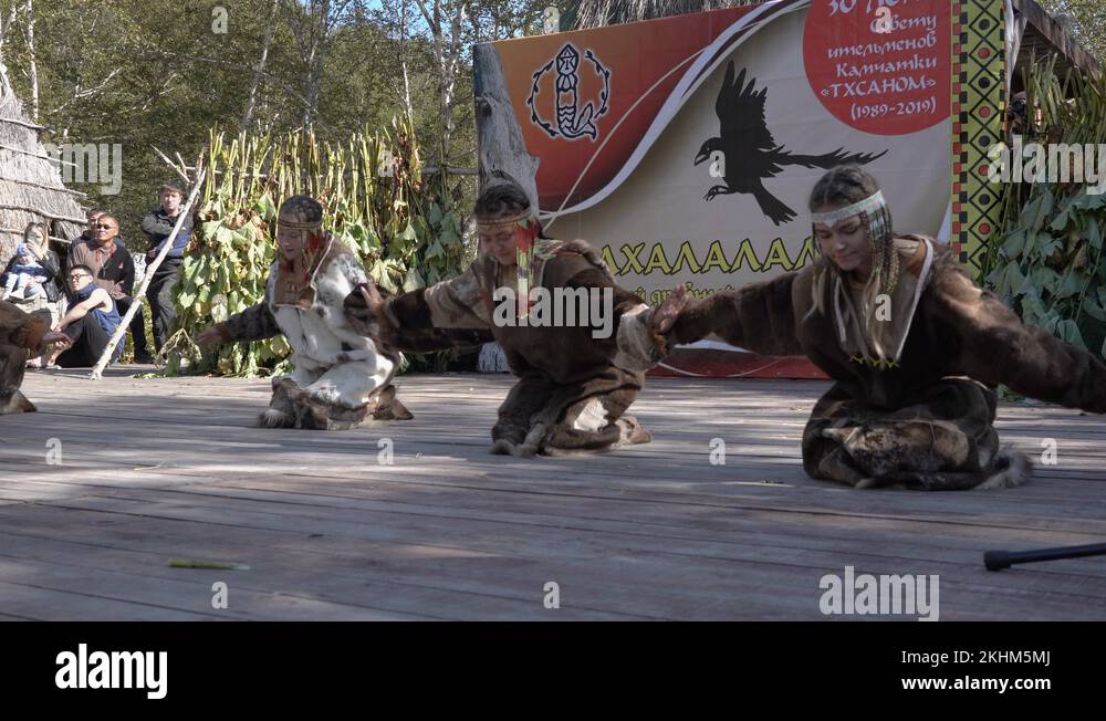 Folklore ensemble Stock Videos & Footage - HD and 4K Video Clips - Alamy