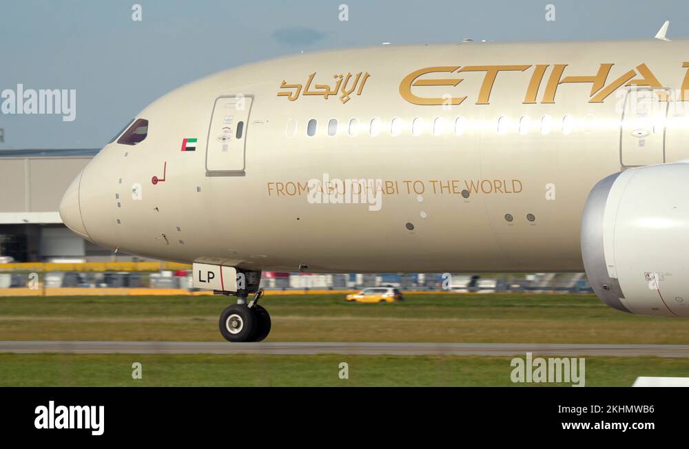 Etihad airways boeing 787 Stock Videos & Footage - HD and 4K Video ...