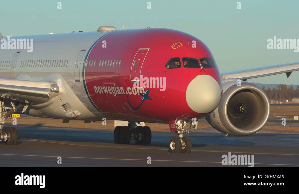 View nose boeing 787 dreamliner Stock Videos & Footage - HD and 4K ...