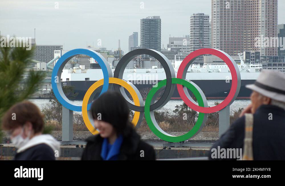 TOKYO, JAPAN : The five ring symbol of the Olympic Games at Odaiba ...