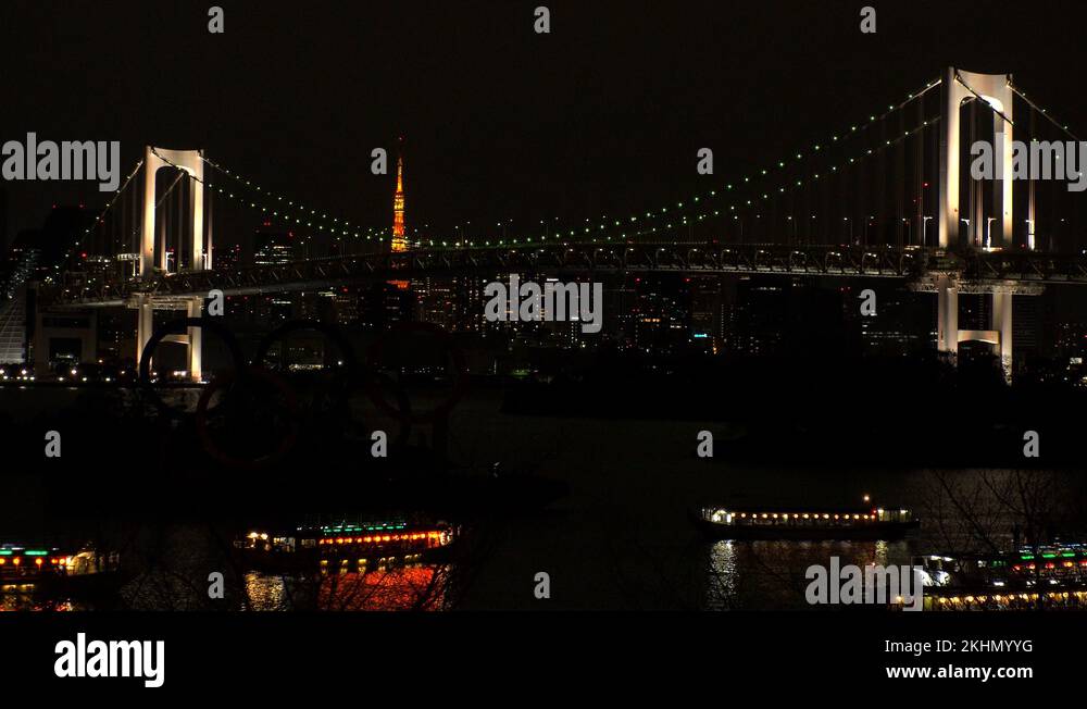 TOKYO, JAPAN : The five ring symbol of the Olympic Games at Odaiba ...