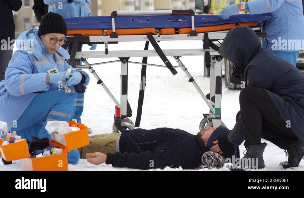 Man on stretcher Stock Videos & Footage - HD and 4K Video Clips - Alamy