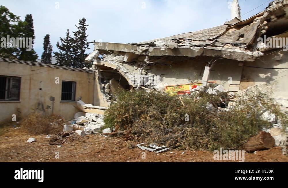 Earthquake rubble Stock Videos & Footage - HD and 4K Video Clips - Alamy