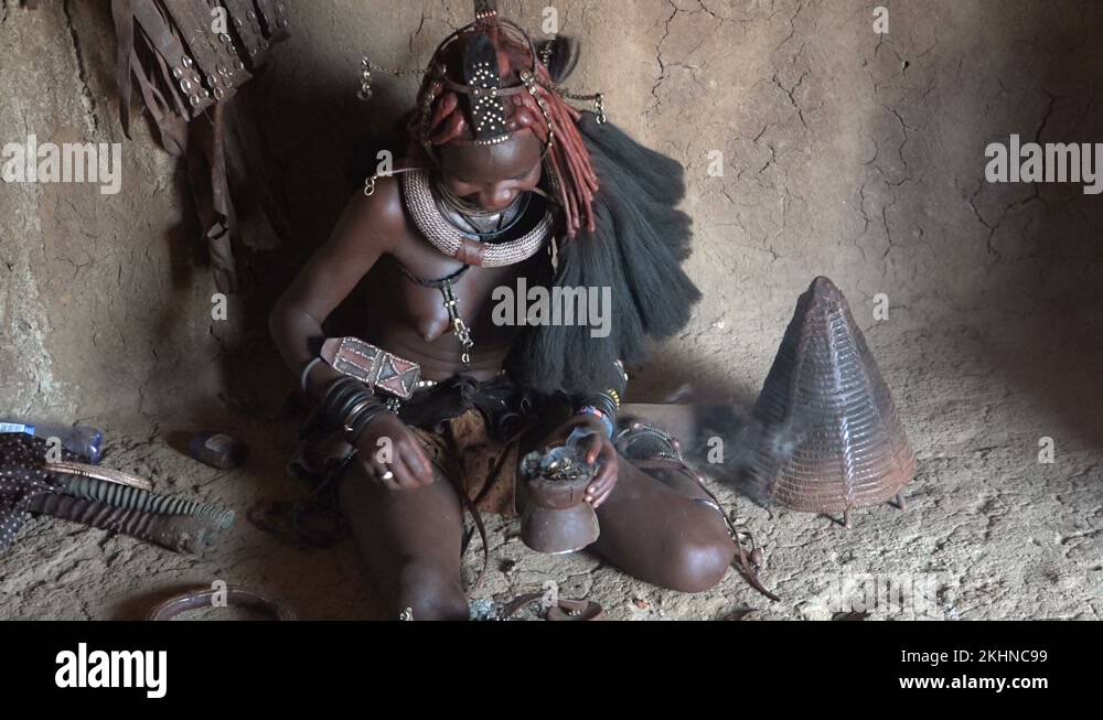 Himba Tribal Woman Stock Videos And Footage Hd And 4k Video Clips Alamy