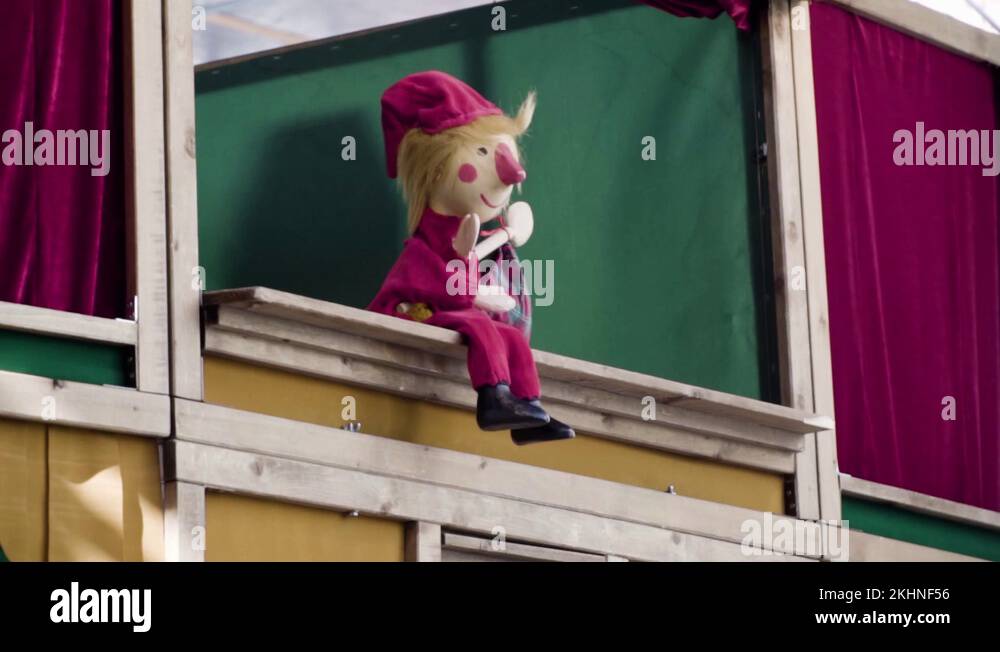 Street performance puppet Stock Videos & Footage - HD and 4K Video ...