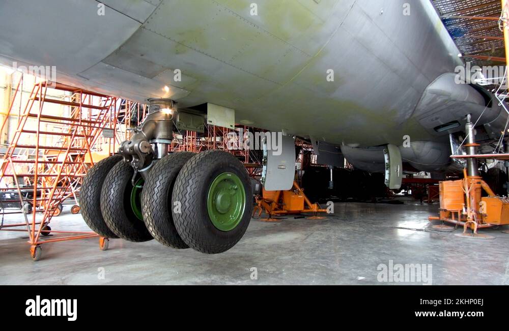Chassis of aircraft Stock Videos & Footage - HD and 4K Video Clips - Alamy