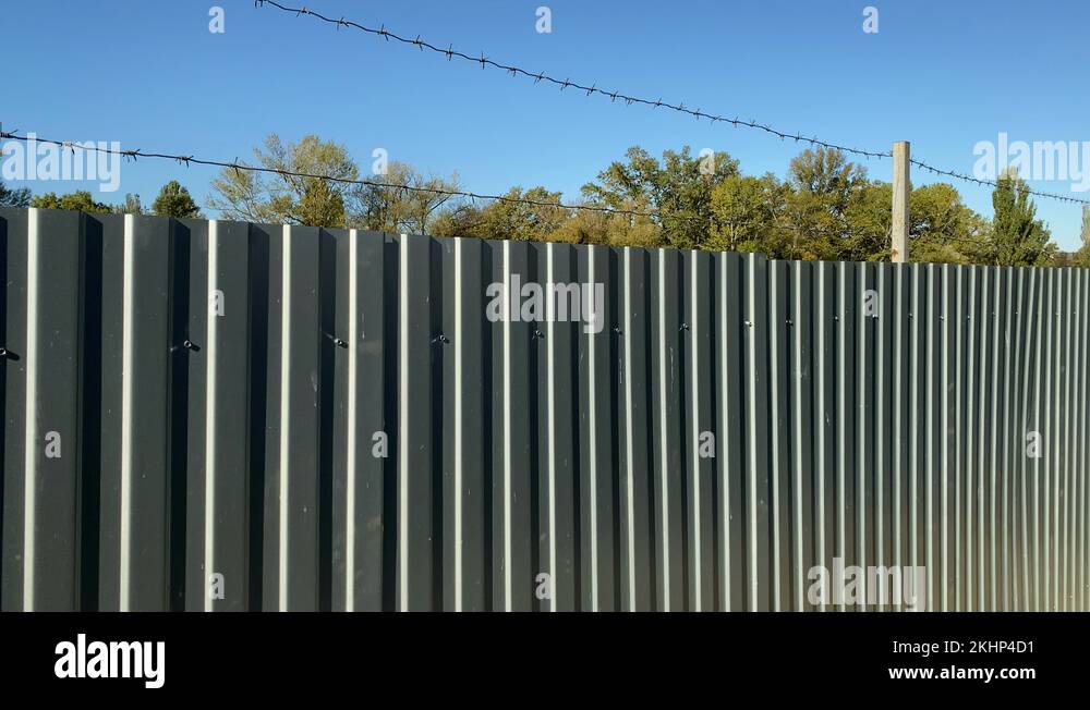 Metal site fencing Stock Videos & Footage - HD and 4K Video Clips - Alamy