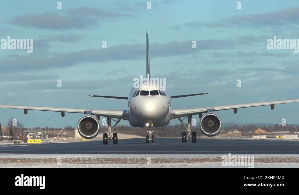 Airplane airbus a320 lufthansa taxiing Stock Videos & Footage - HD and ...