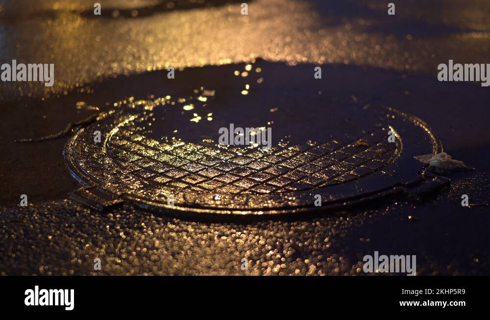 Wet manhole Stock Videos & Footage - HD and 4K Video Clips - Alamy