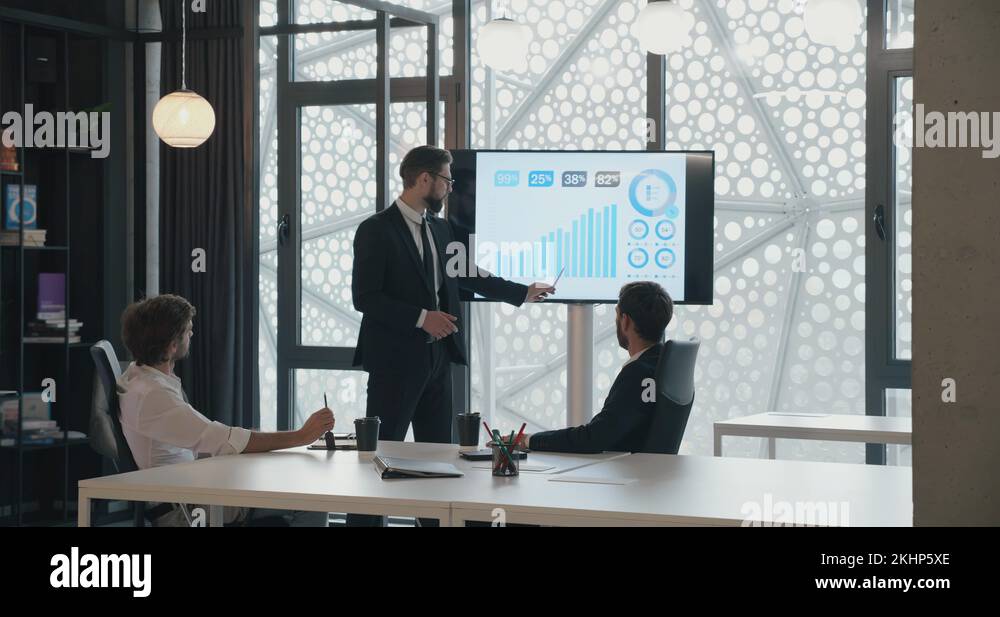 Teamwork in training Stock Videos & Footage - HD and 4K Video Clips - Alamy