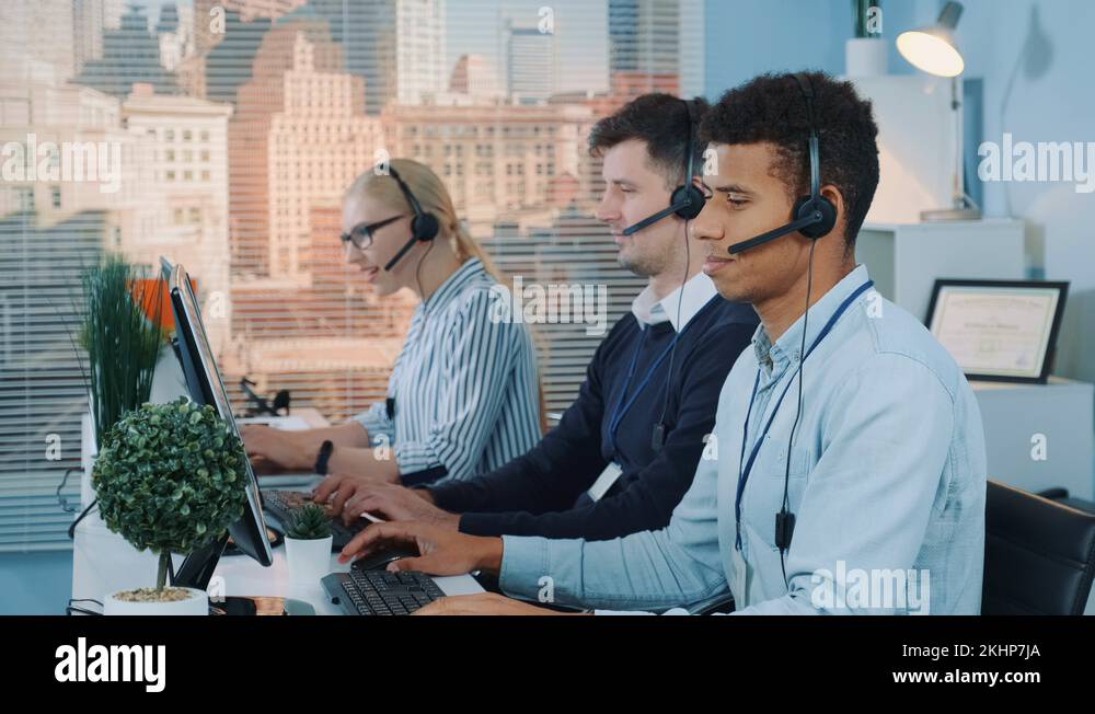 Busy call center Stock Videos & Footage - HD and 4K Video Clips - Alamy