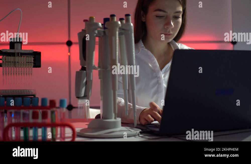 Pcr machine lab Stock Videos & Footage - HD and 4K Video Clips - Alamy