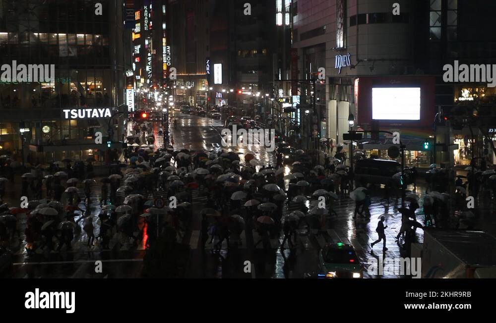 People rain rainy weather crowd Stock Videos & Footage - HD and 4K ...