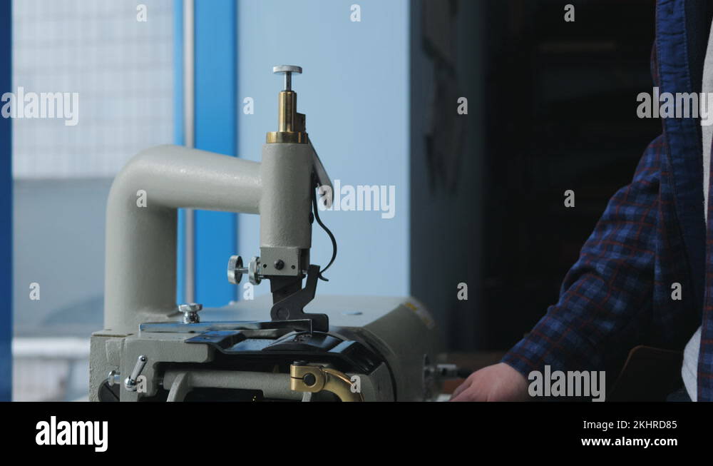 The Tanner makes an automatic sharpening of the tool before starting ...