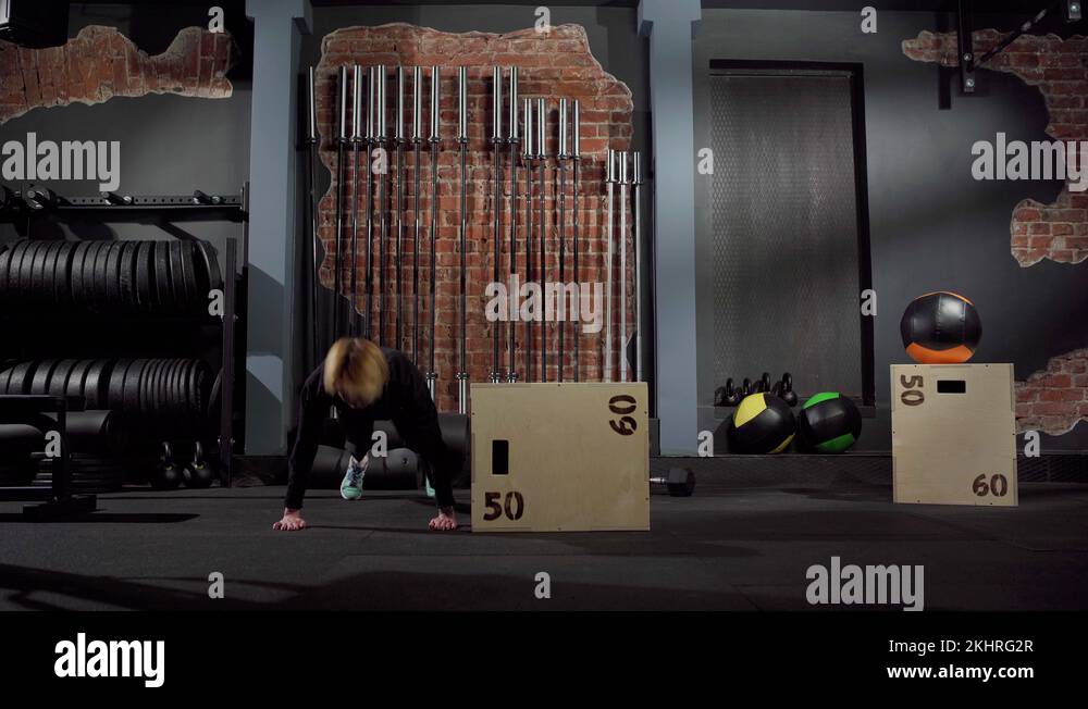 Burpee box Stock Videos & Footage - HD and 4K Video Clips - Alamy