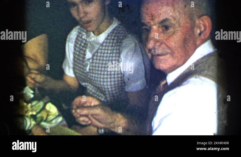 NEW YORK-1948: Older Homemade Video Of People Eating Food They Think Is ...
