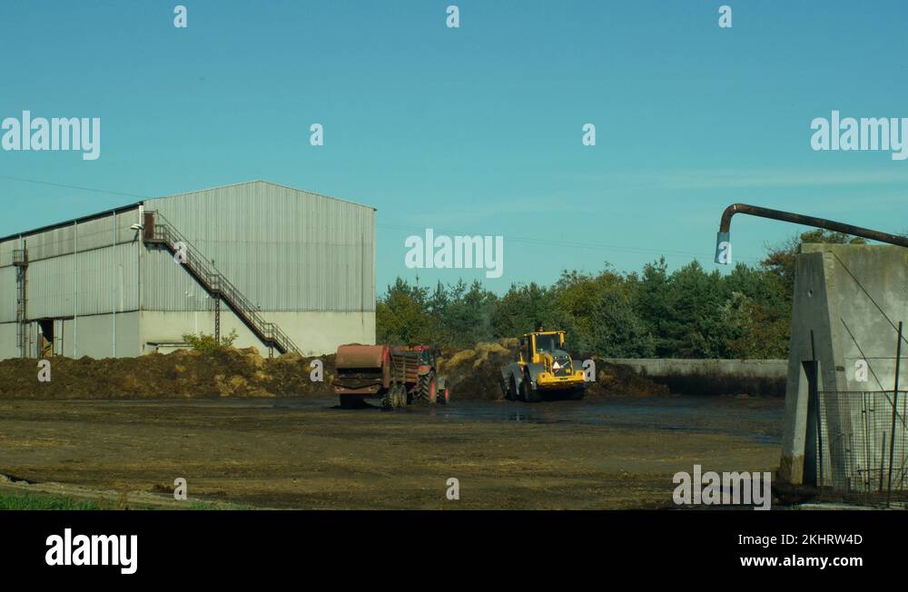 Dunghill dump tractor special trailer spreading fertilizer slurry field ...