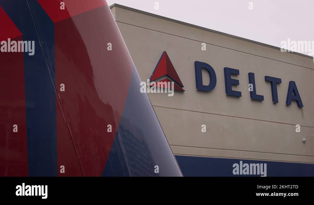 Delta airlines logo Stock Videos & Footage - HD and 4K Video Clips - Alamy