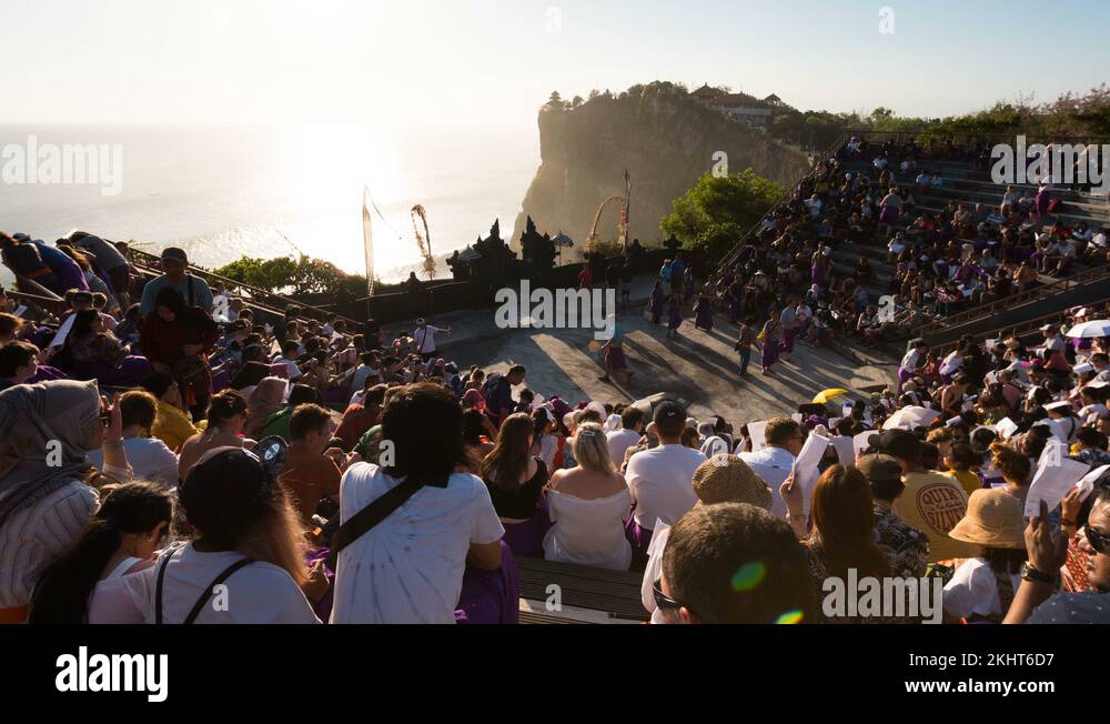 Timelapse of stage and tourists came to Uluwatu temple to watch Kecak ...