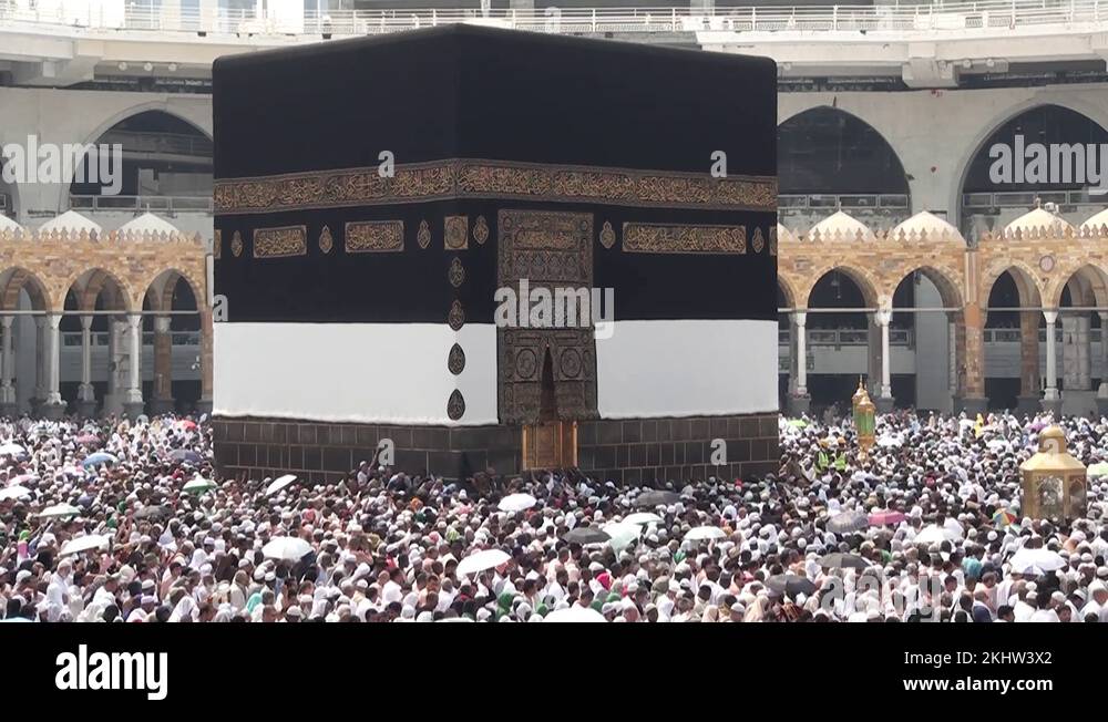 Muslims from all over the world gathered to perform Umrah or Hajj in ...