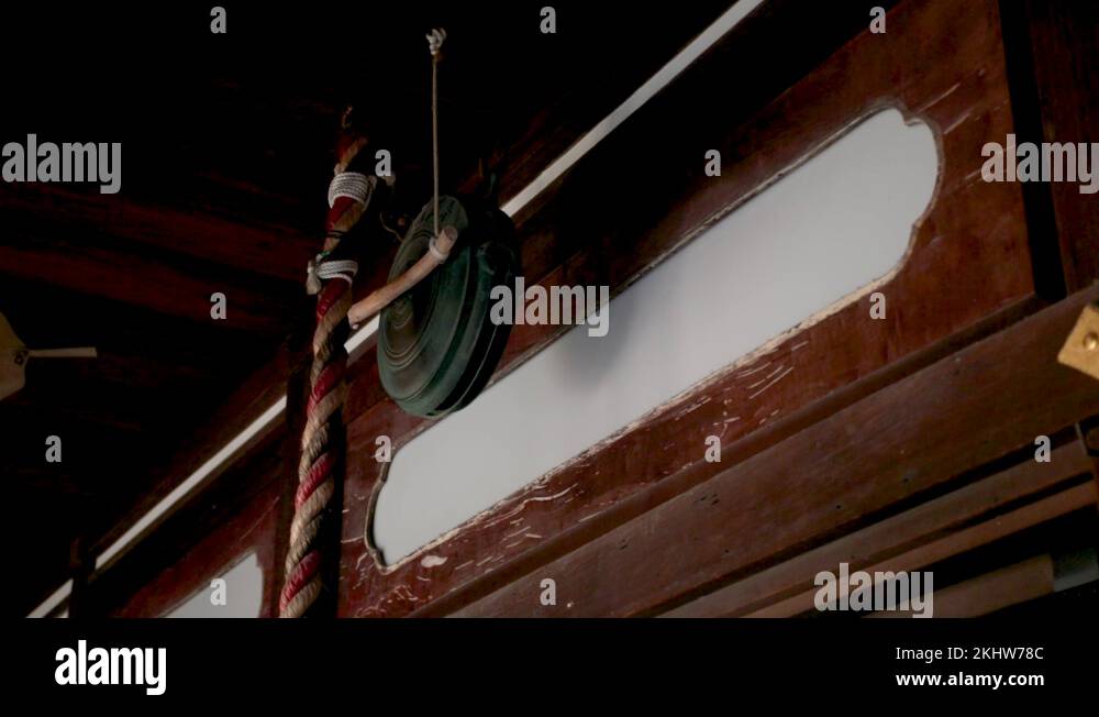 Japanese temple bell Stock Videos & Footage - HD and 4K Video Clips - Alamy