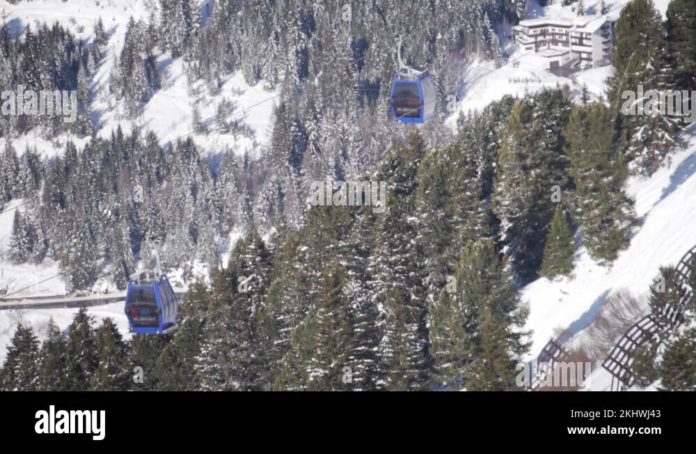 Iconic cable cars Stock Videos & Footage - HD and 4K Video Clips - Alamy