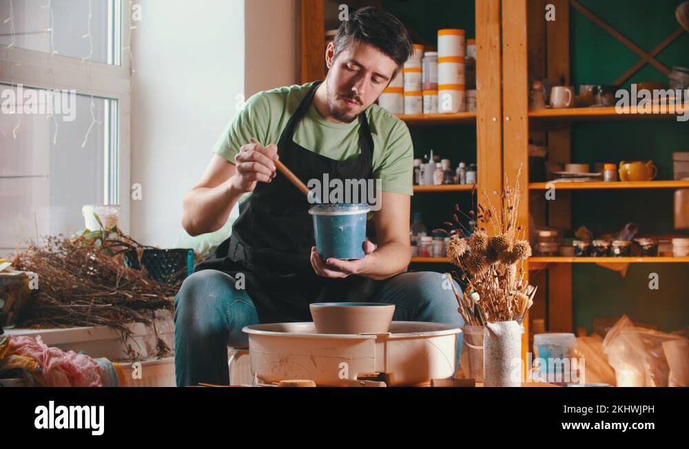 Wiping bucket Stock Videos & Footage - HD and 4K Video Clips - Alamy