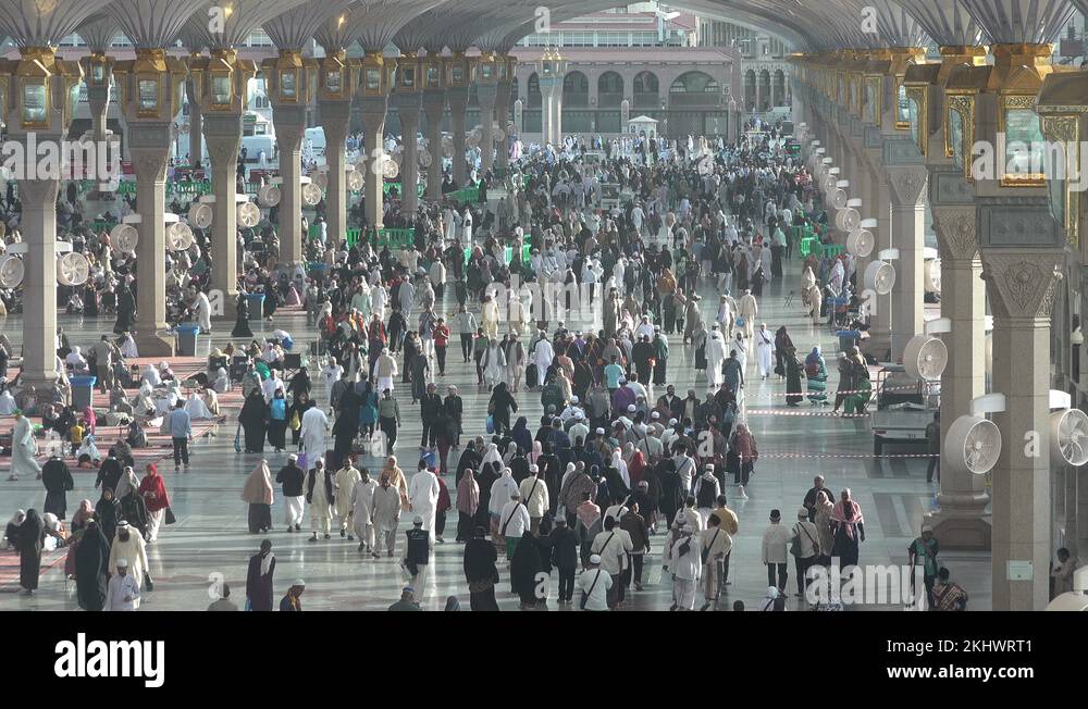 Visit mosque Stock Videos & Footage - HD and 4K Video Clips - Alamy