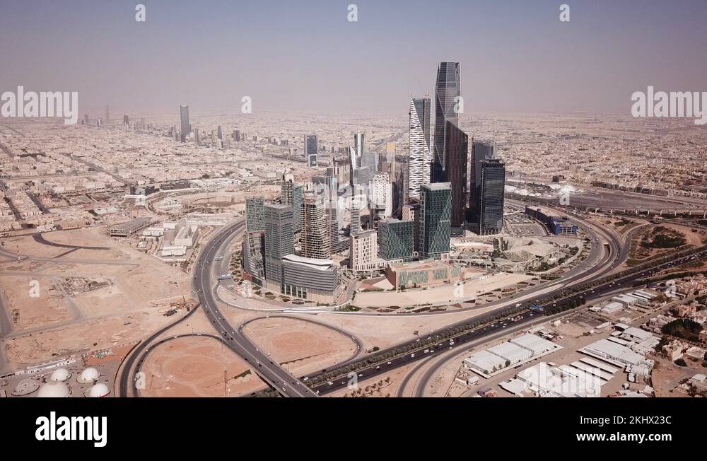 Kafd skyline riyadh Stock Videos & Footage - HD and 4K Video Clips - Alamy