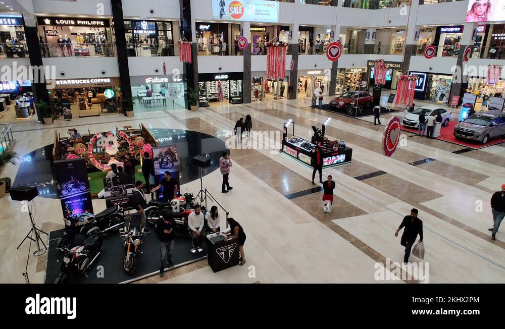 Branded stores Stock Videos & Footage - HD and 4K Video Clips - Alamy