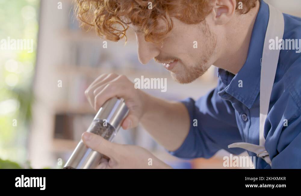 Put pepper Stock Videos & Footage - HD and 4K Video Clips - Alamy