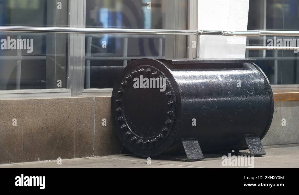 Container stands Stock Videos & Footage - HD and 4K Video Clips - Alamy