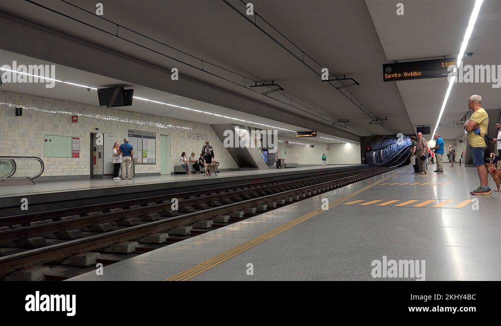 Train is arriving at the Sao Bento station of the Porto Metro light ...
