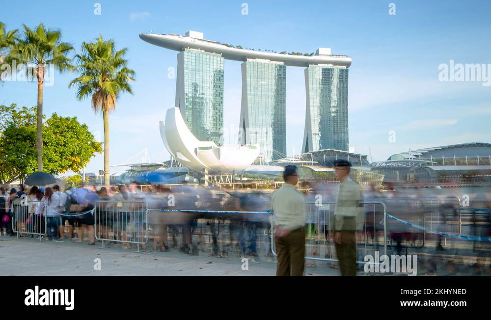 4K Day Timelapse of long queues for last look @ Lee Kuan Yew, Singapore ...