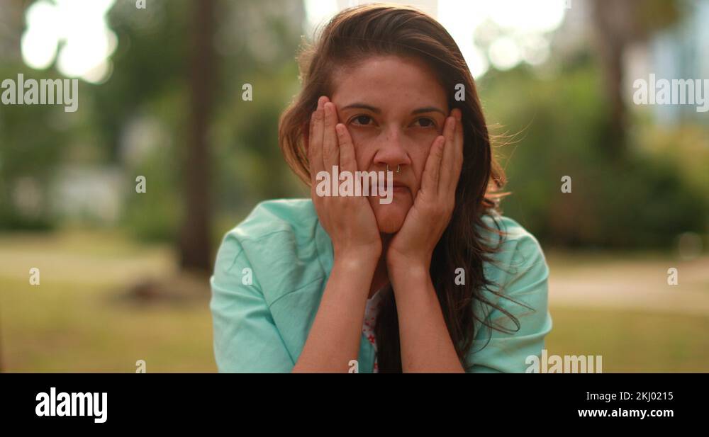 Angry young woman screaming from the top of her lungs feeling ...