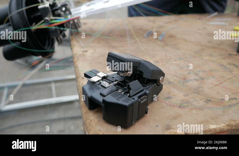 Fiber splicing Stock Videos & Footage - HD and 4K Video Clips - Alamy