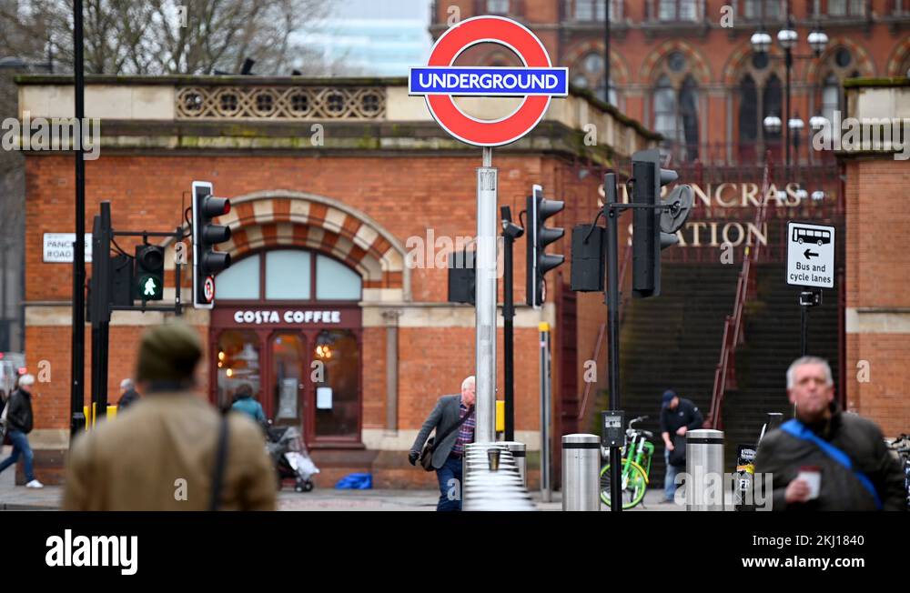 Kings cross underground sign Stock Videos & Footage - HD and 4K Video ...