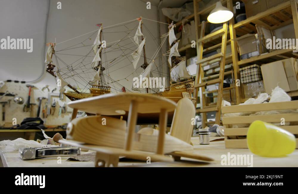 Workshop model Stock Videos & Footage - HD and 4K Video Clips - Alamy